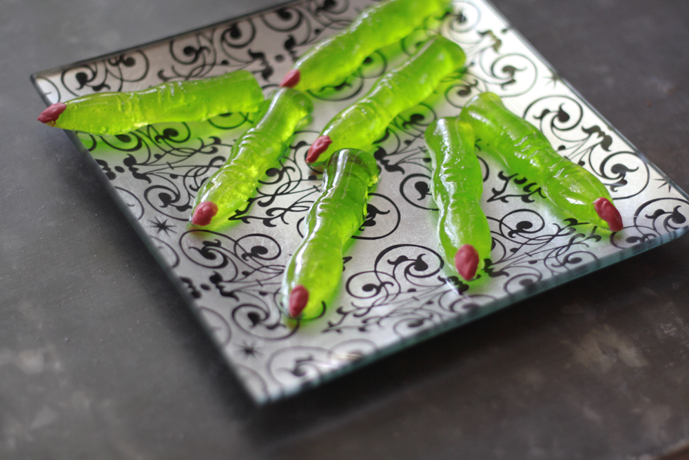 Halloween Treats :: Candy Witch Fingers – Wenderly
